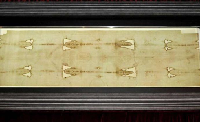 Sacra Sindone: l'uomo impresso è lo stesso del quadro della Divina ...