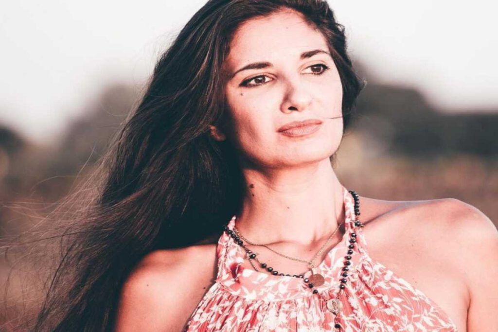 La regista Anna Raisa Favale nel deserto fa la scoperta più importante ...